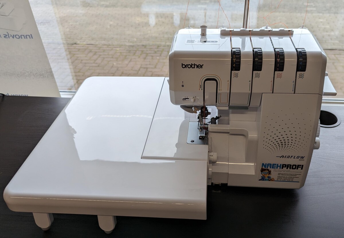 BROTHER Anschiebetisch airflow 3000 - Nähprofi.com - Dein Nähmaschinenp